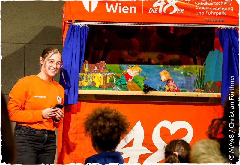 Der Kasperl ist zu Besuch am Tag des Lachens - 48er-Tandler